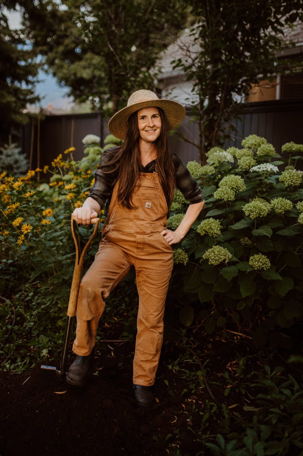 Fall yard clean up essentials for a tidy and organized outdoor space 🍂 ...
