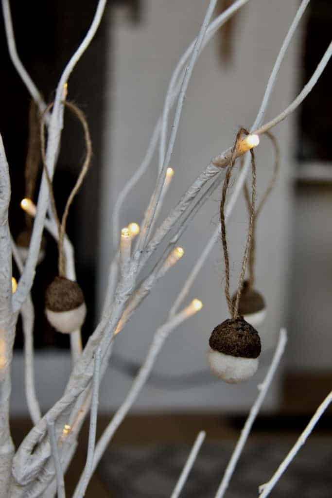 How to make felted acorn Christmas ornaments 🌰 Craft festive and ...