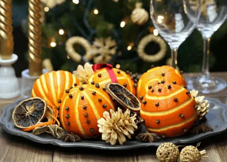 14 Christmas herbs ???? ???? Bring festive flavors and scents to your home